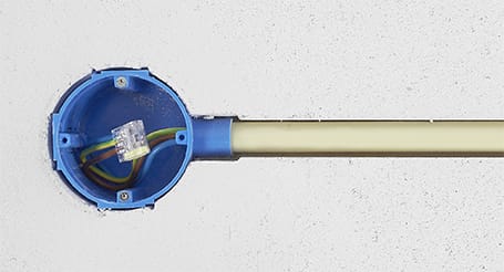 Stopcontact aanleggen en aftakken: Wat zijn de kosten hiervan?